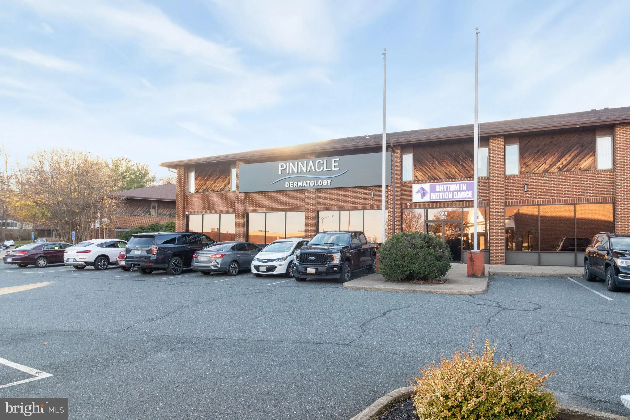 1247128051.jpeg?format=webp