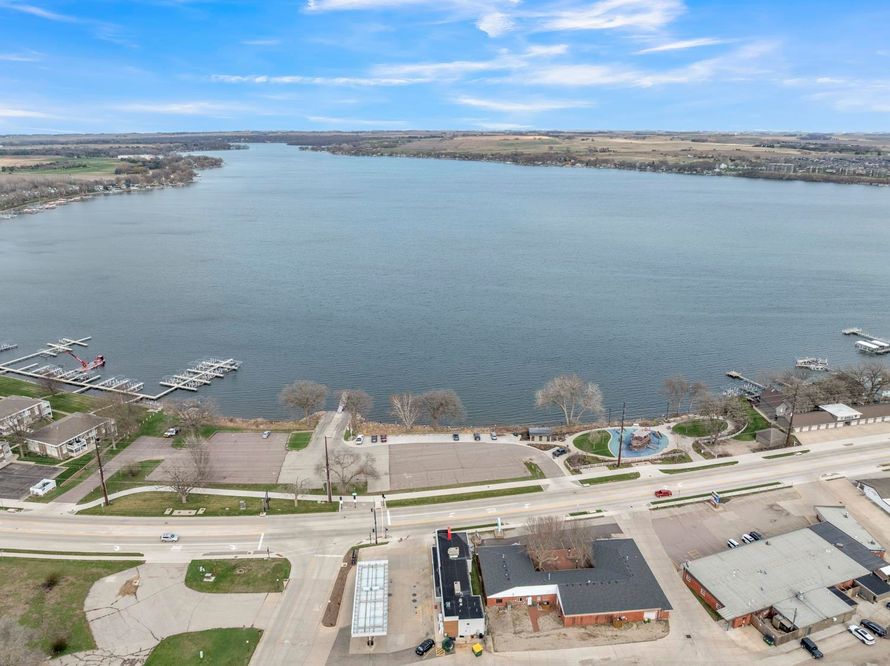 1203 Sanborn Ave Unit 1, Okoboji, IA 51355 for sale - Stessa