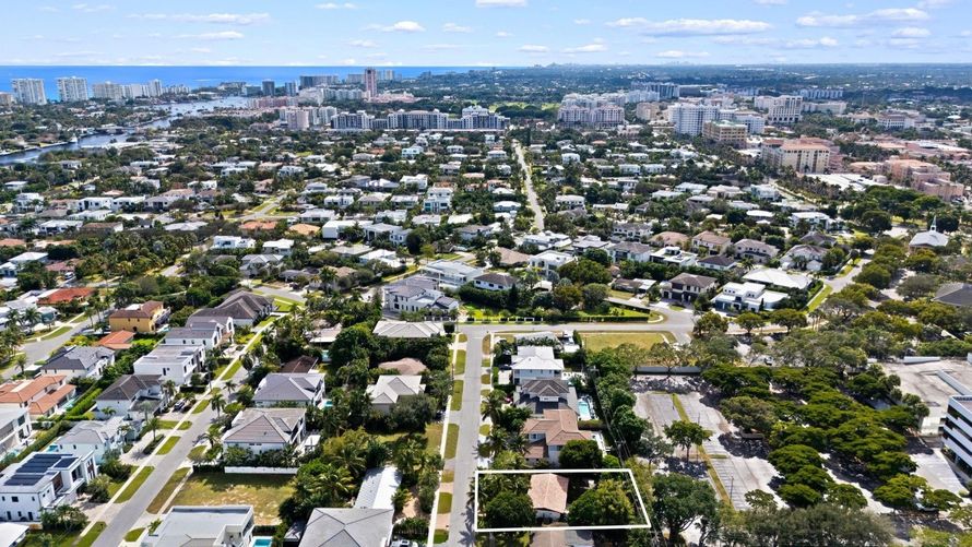 1001 Ne 2nd Ter, Boca Raton, FL 33432 for sale - Stessa