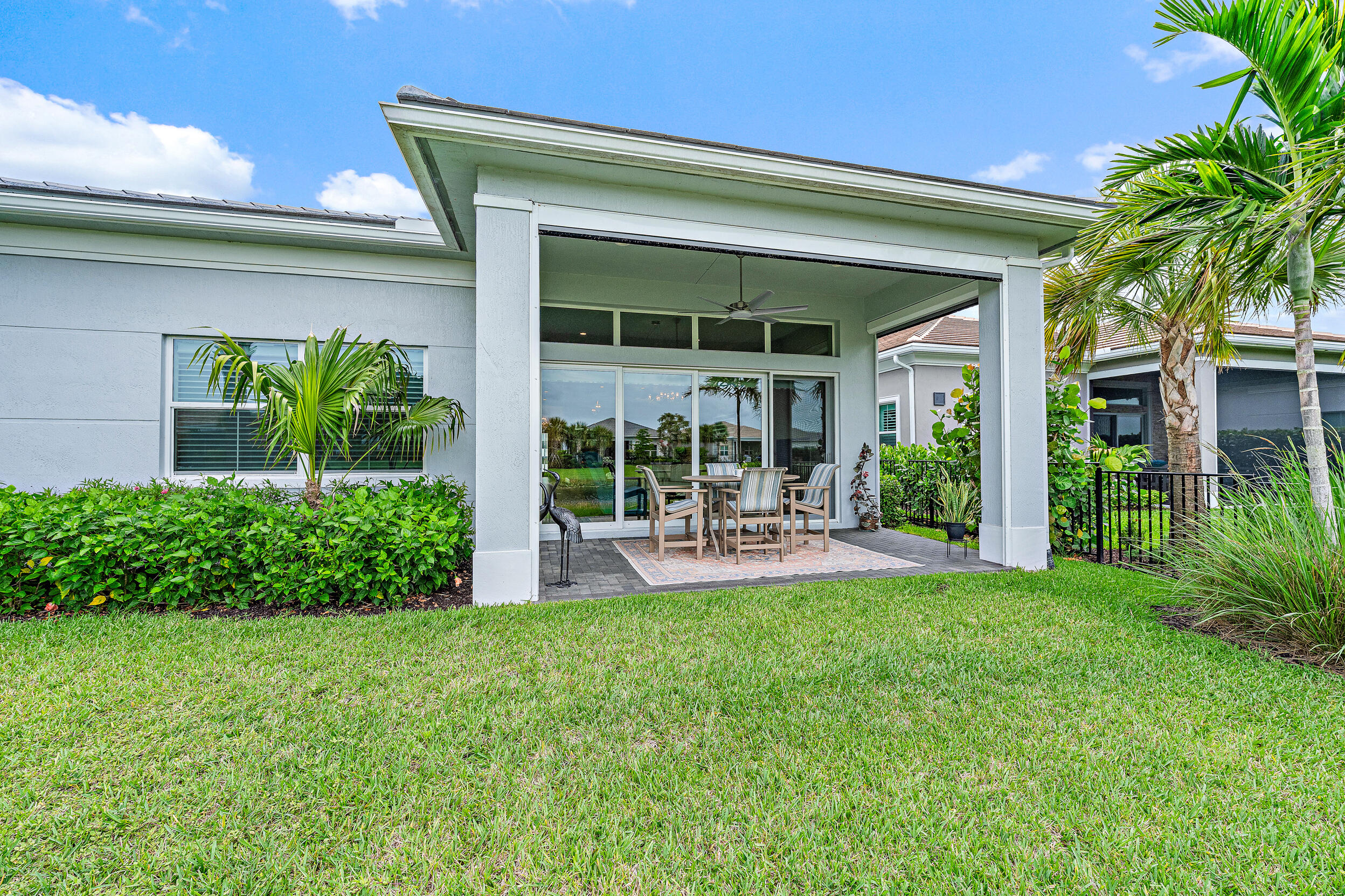 10075 Driftwood Way, Palm Beach Gardens, FL, 33412 - SquareFootHomes ...