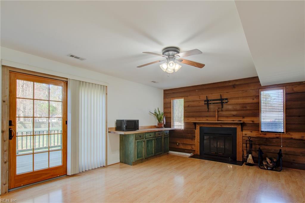 705 Dandy Loop Road, Yorktown, VA 23692 | MLS 10524576 | Listing ...