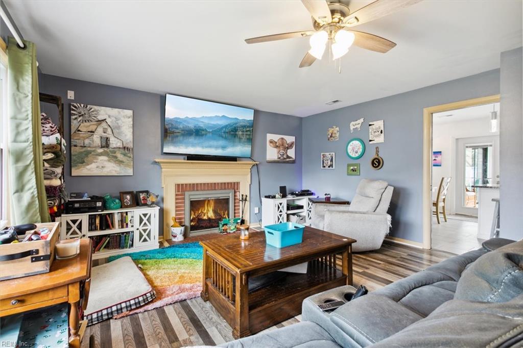 510 Dandy Loop Road, Yorktown, VA 23692 | MLS 10475031 | Listing ...