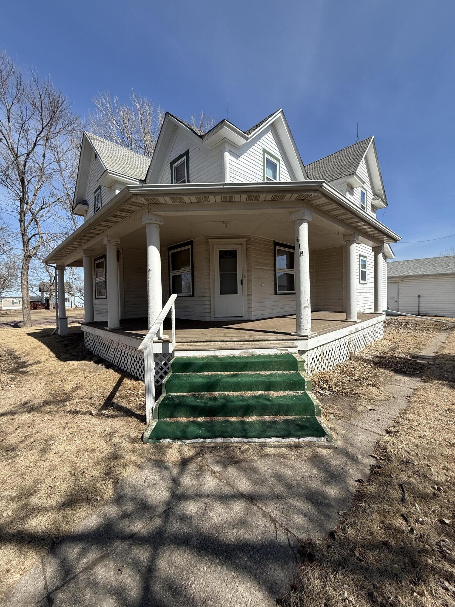 618 N Fuller | Mitchell Realty LLC