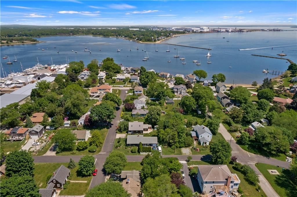 32 Lawton Avenue, North Kingstown, RI 02852 | MLS 1360844 | Listing ...