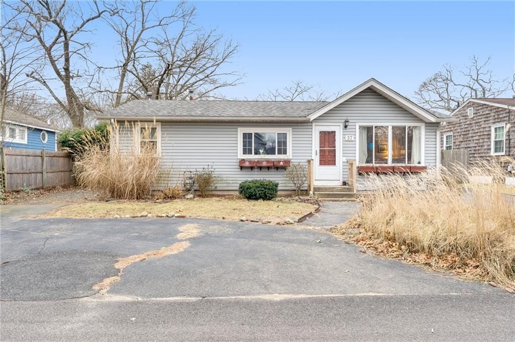 37 Byron Boulevard, Warwick, RI 02888 | MLS 1352168 | Listing ...