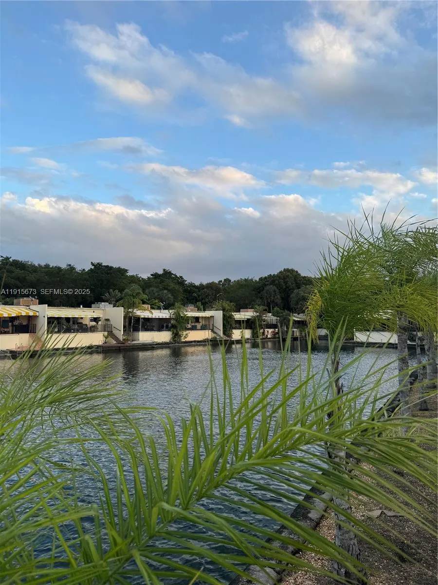 7000 Crown Gate Ct Unit 7000, Miami Lakes, FL 33014 | A11915673 | Nestfully