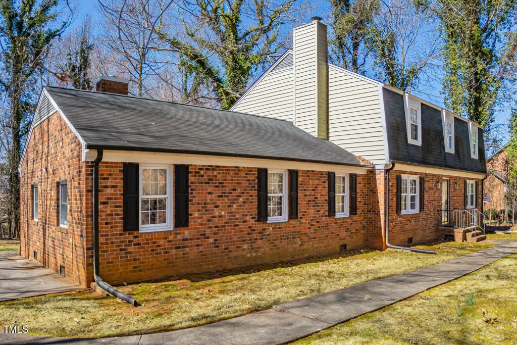 3796115898.jpeg?format=webp