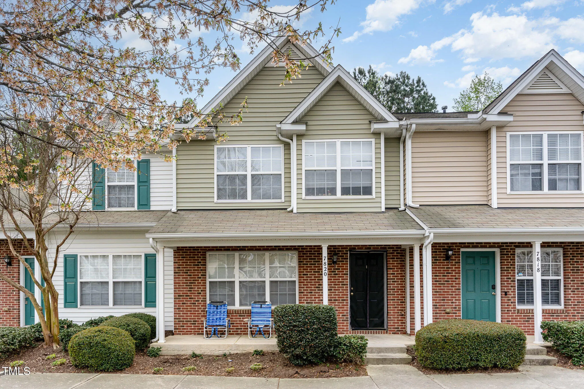 2338239035.jpeg?format=webp