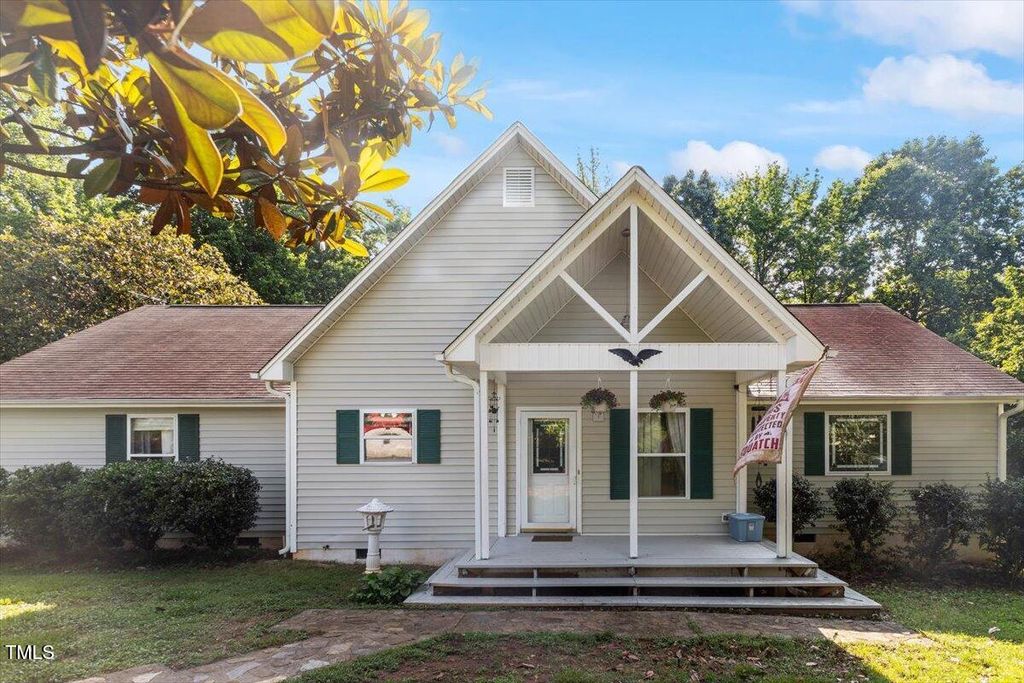 3298 Oakridge Drive A, Graham, NC 27253, MLS #10100665 - Allen Tate