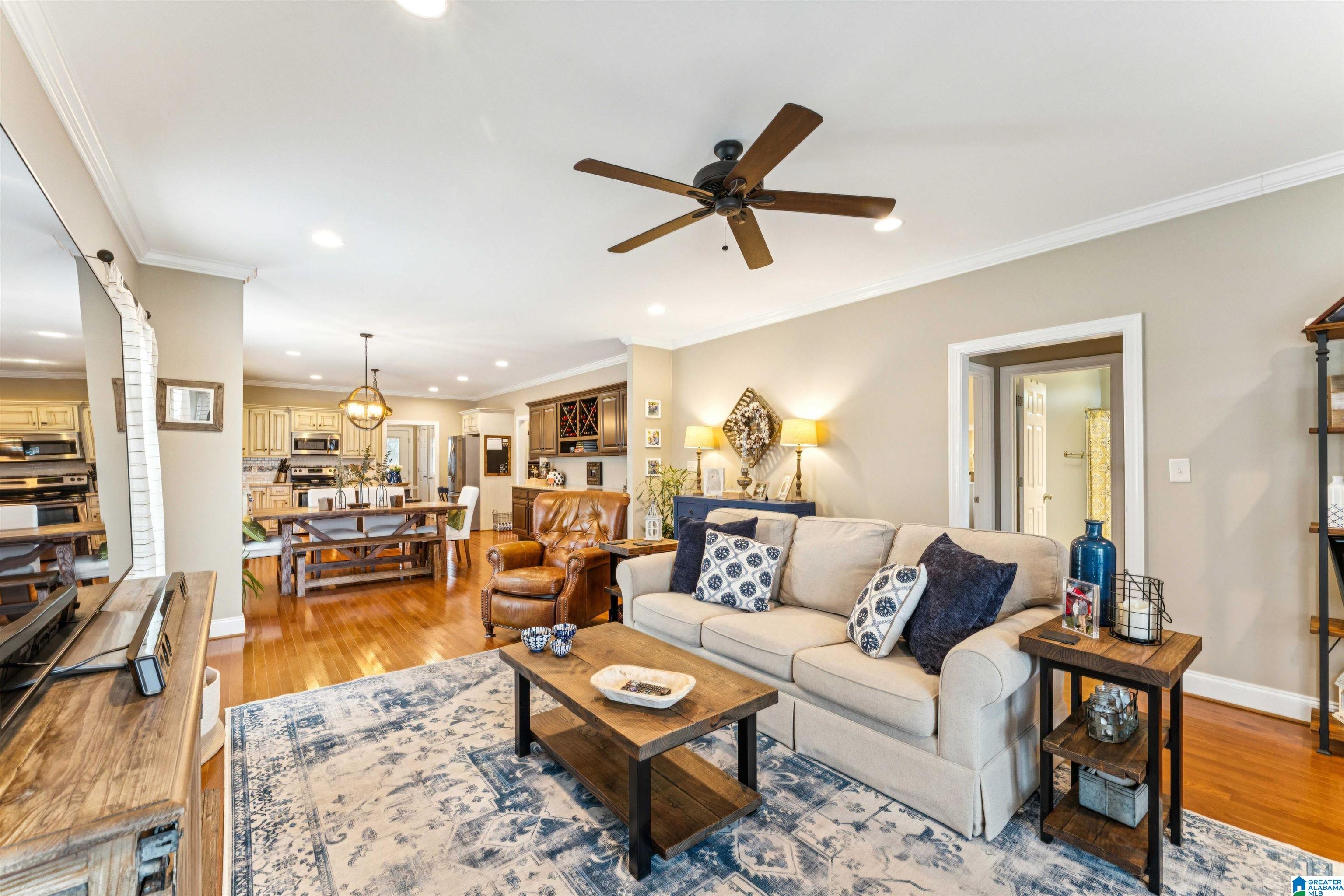 3004 Manor Brook Drive, Vestavia Hills, AL 35243 | MLS 21435338 ...