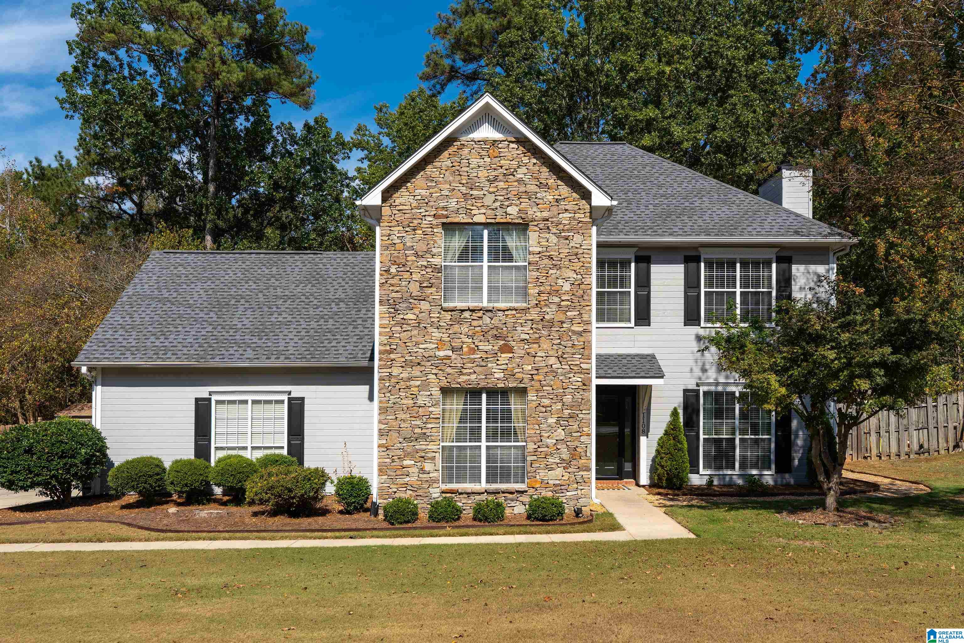 1108 Amberley Woods Drive, Helena, AL 35080 | MLS 21439951 | Listing ...