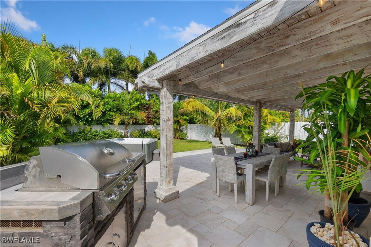 771 94th Ave N, Naples, FL 34108 for sale - Stessa