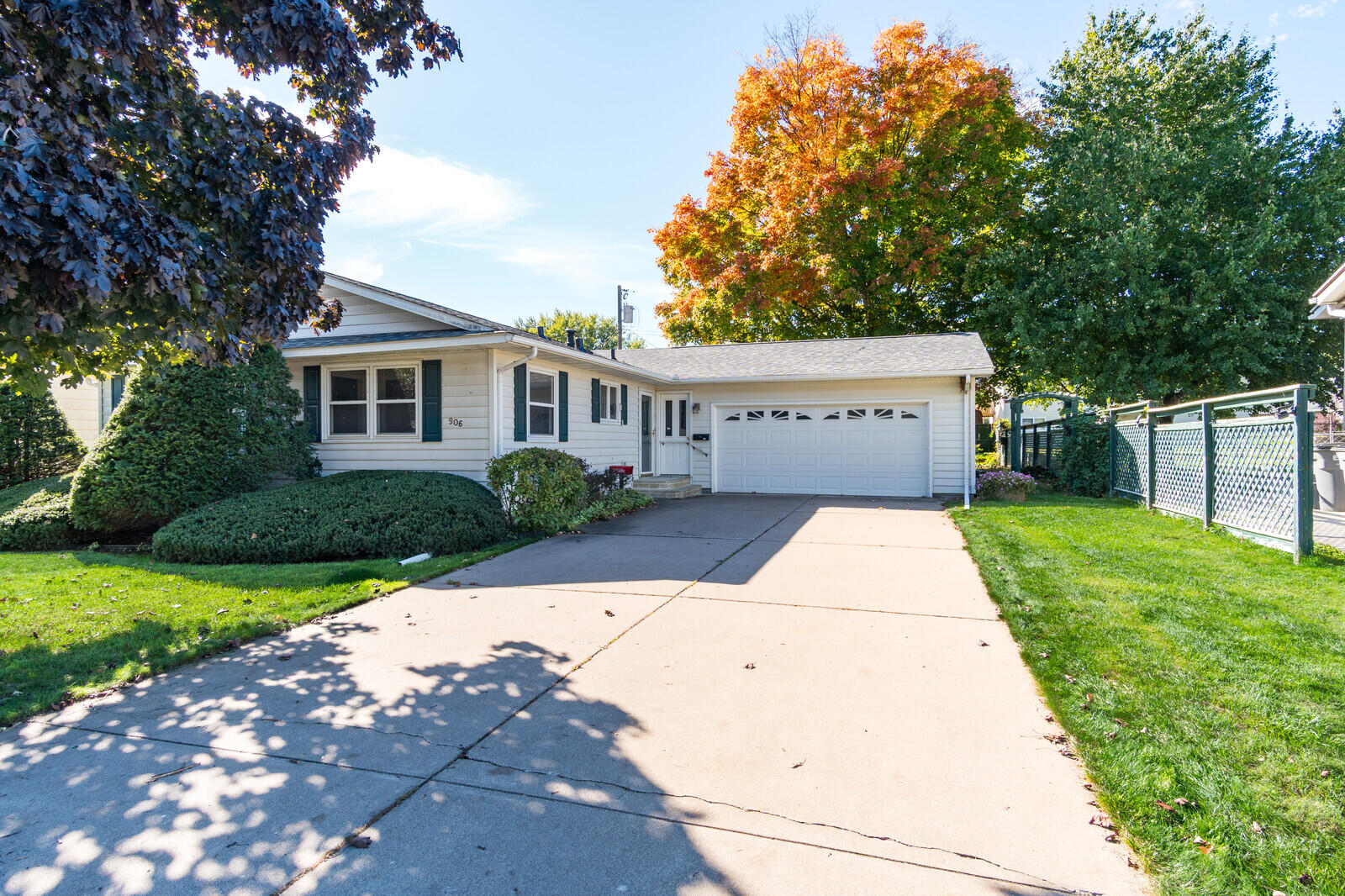 906 Redwood St E, La Crescent, MN 55947 | MLS 1939556 | Listing ...