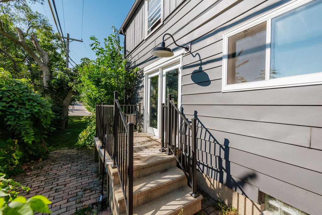 4502 W Crawford Ave 4504, Greenfield, WI Duplex Property Listing ...