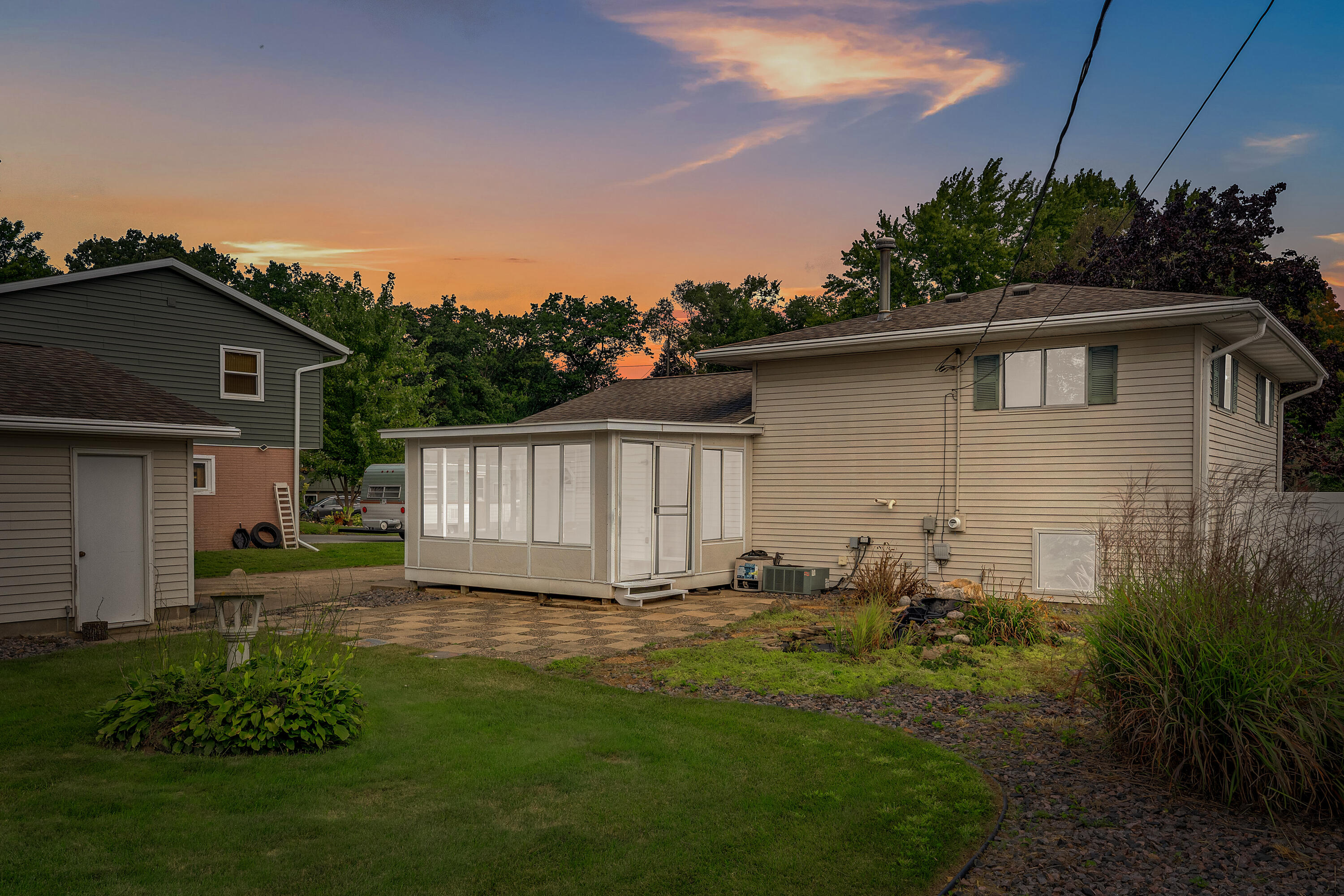 825 Welshire Dr, La Crescent, MN 55947 | MLS 1933851 | Listing ...