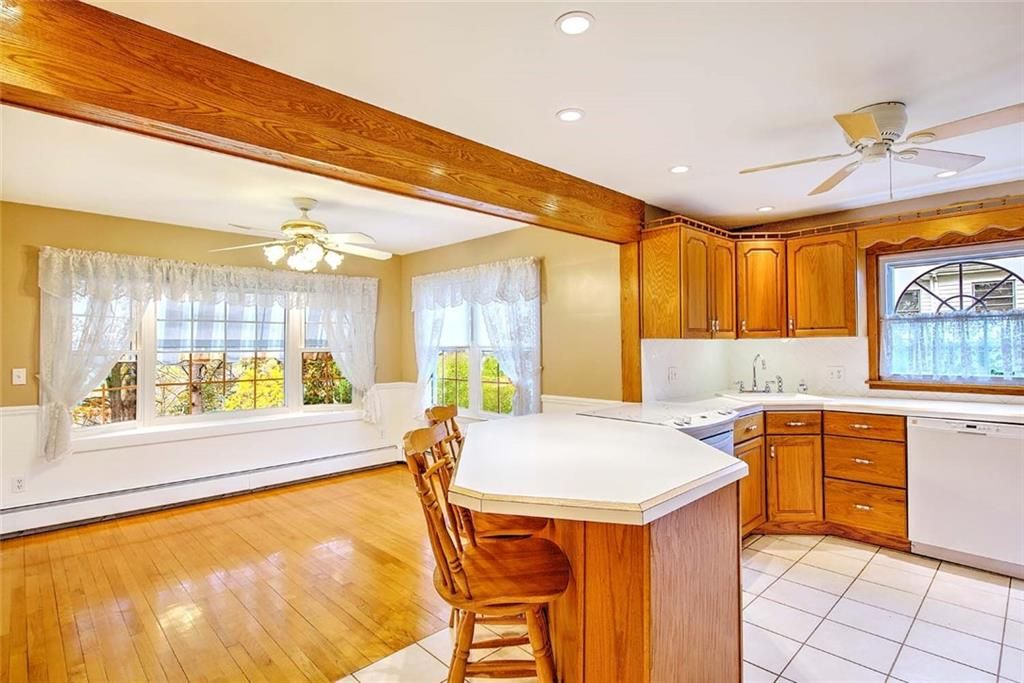 98 Iroquois Road, Cumberland, RI 02864 | MLS 1397588 | Listing ...