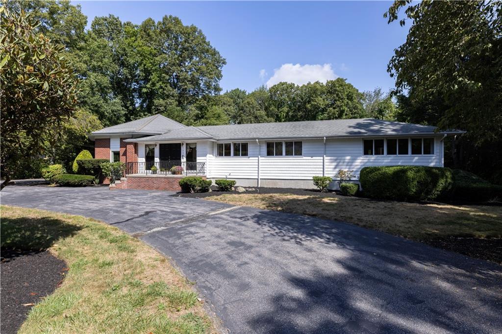 105 Gilbert Stuart Drive, Warwick, RI 02818 | MLS 1393645 | Listing ...