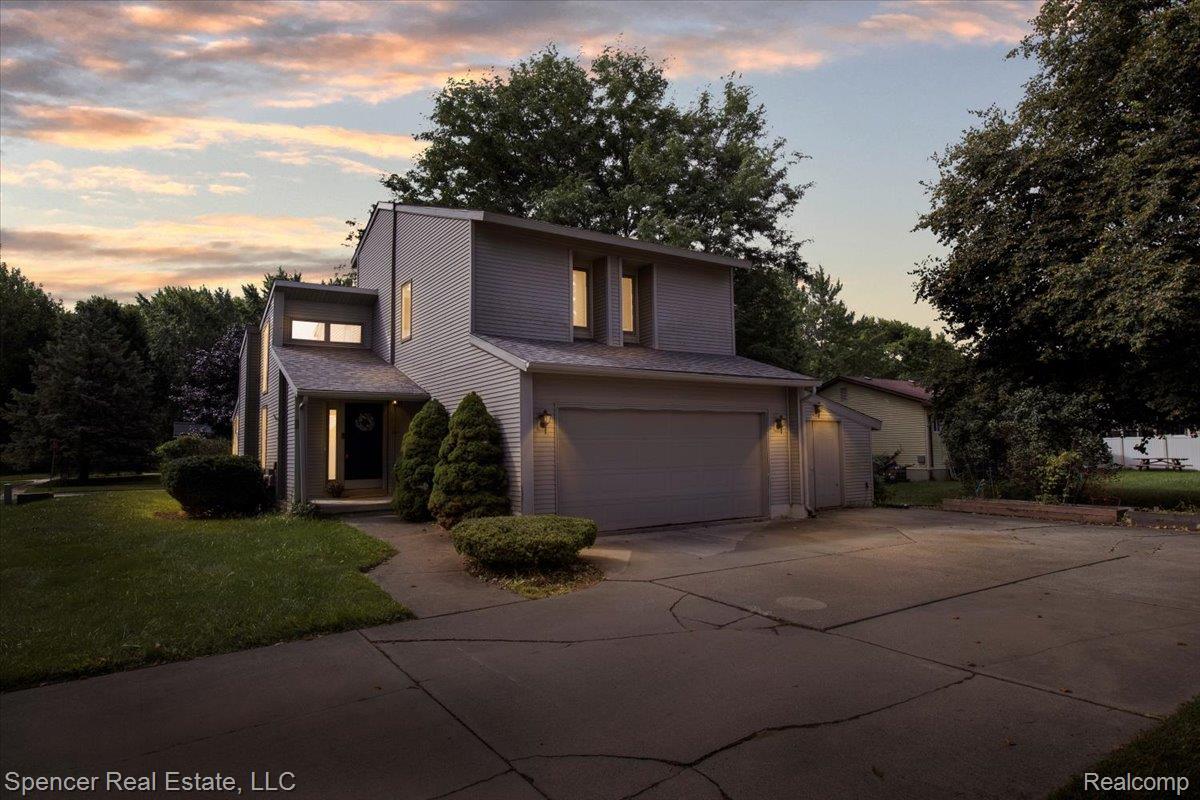 734 Locust Drive, Davison City MI Real Estate Listing | exitrealty.com®