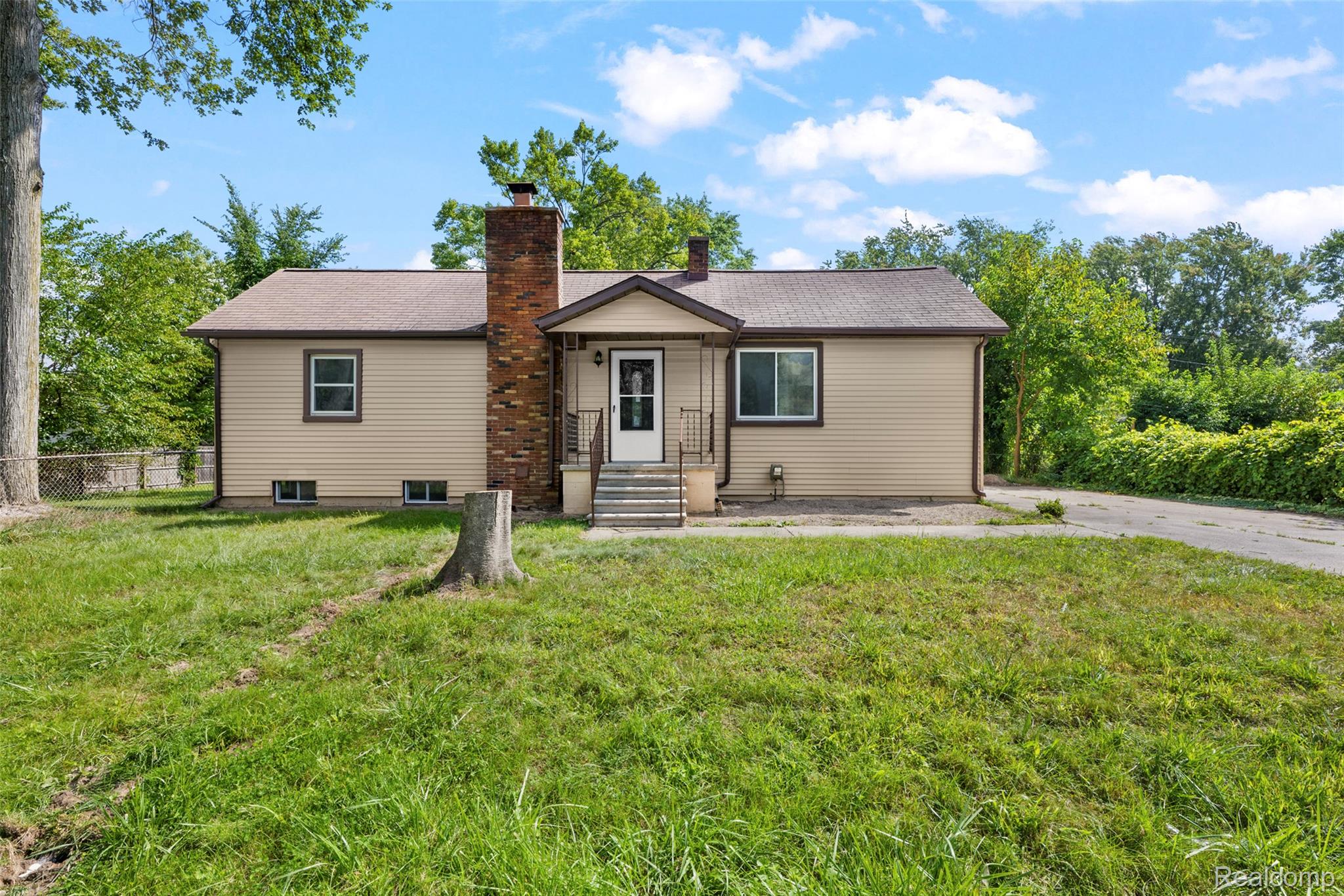 21632 Jacksonville Street, Farmington City MI Real Estate Listing ...
