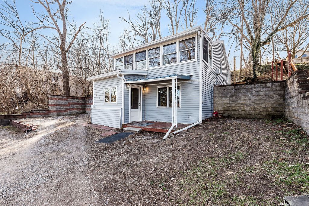 8128 Halfway Drive, Brighton, MI 48116, MLS #20250020369 - Howard Hanna