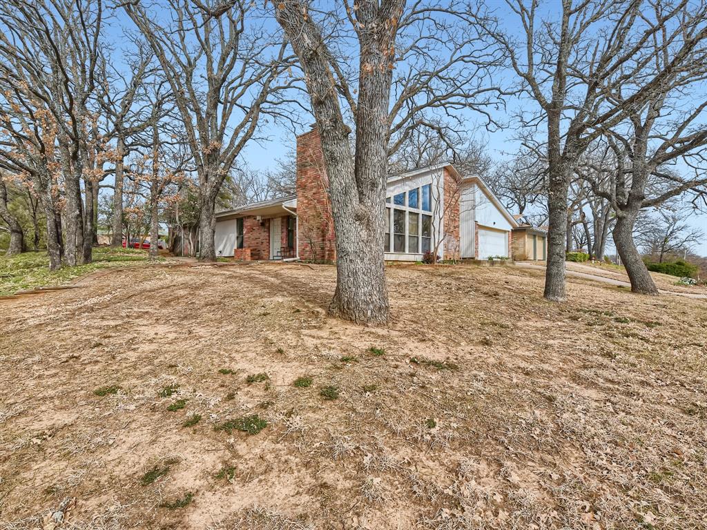 2925 Jason Ct, Fort Worth, TX 76112 - Off Market