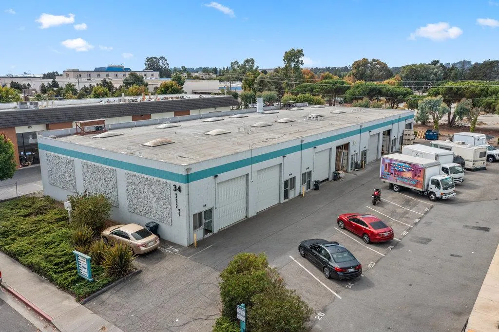 34 Hangar Way Unit A-F, Watsonville, CA 95076 | MLS ML81946026 ...