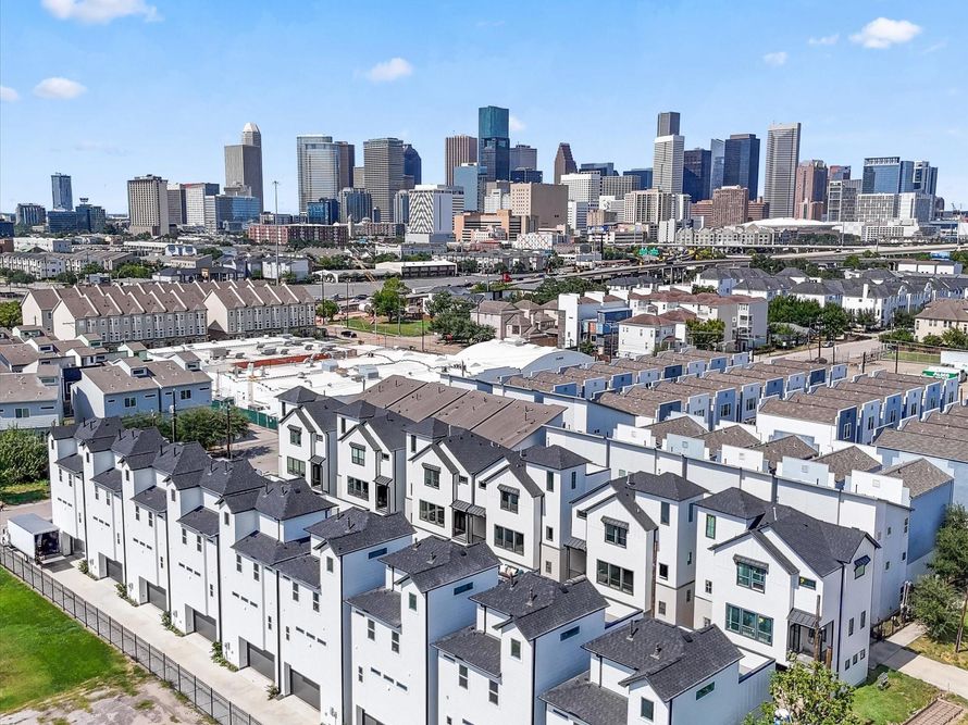 2210 Dennis St, Houston, TX 77004 for sale - Stessa