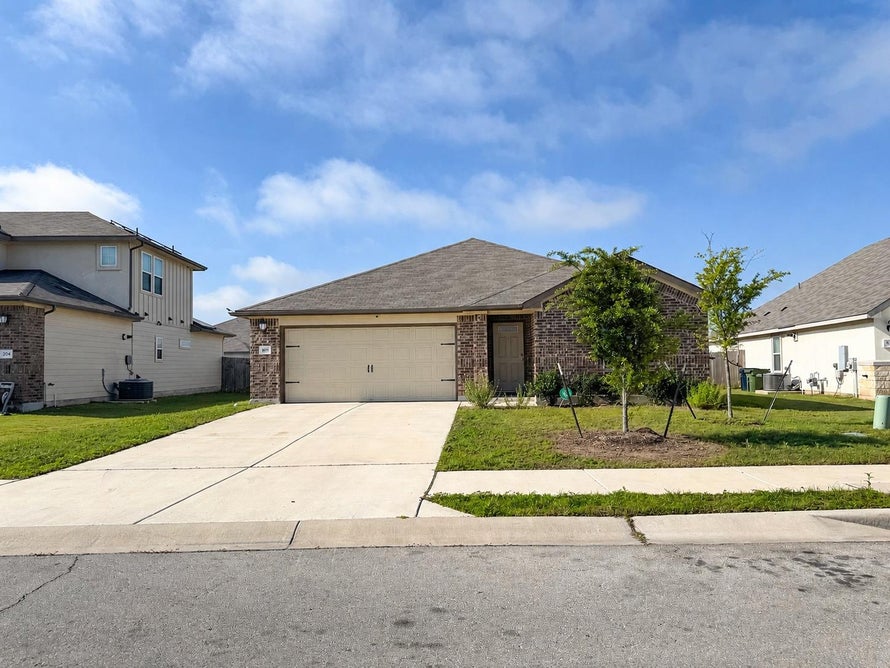 202 Autumn Leaf Rd, Hutto, TX 78634 for sale - Stessa