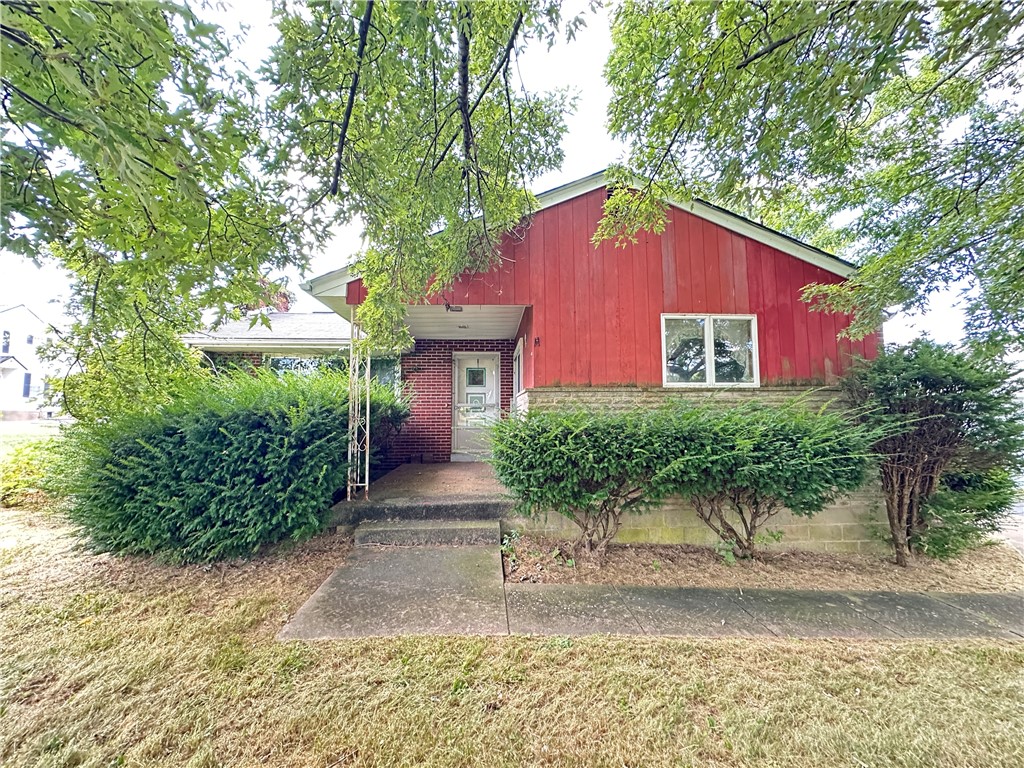 196 Hannahstown Rd, Jefferson Twp, PA 16002 - MLS 1718256 - Berkshire ...