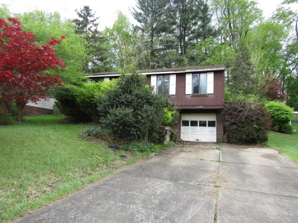 1889 Riggs Rd, South Park, PA 15129, MLS #1700277 - Howard Hanna