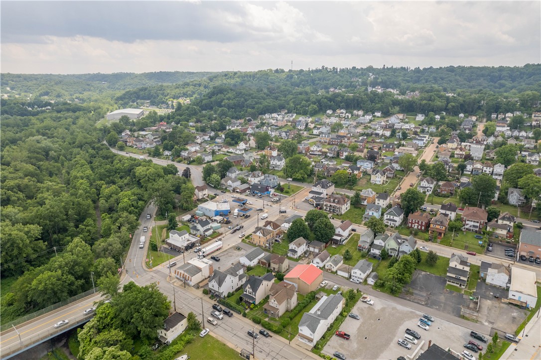 1516 Pine Way, Coraopolis, PA 15108 - MLS 1736415 - Berkshire Hathaway ...