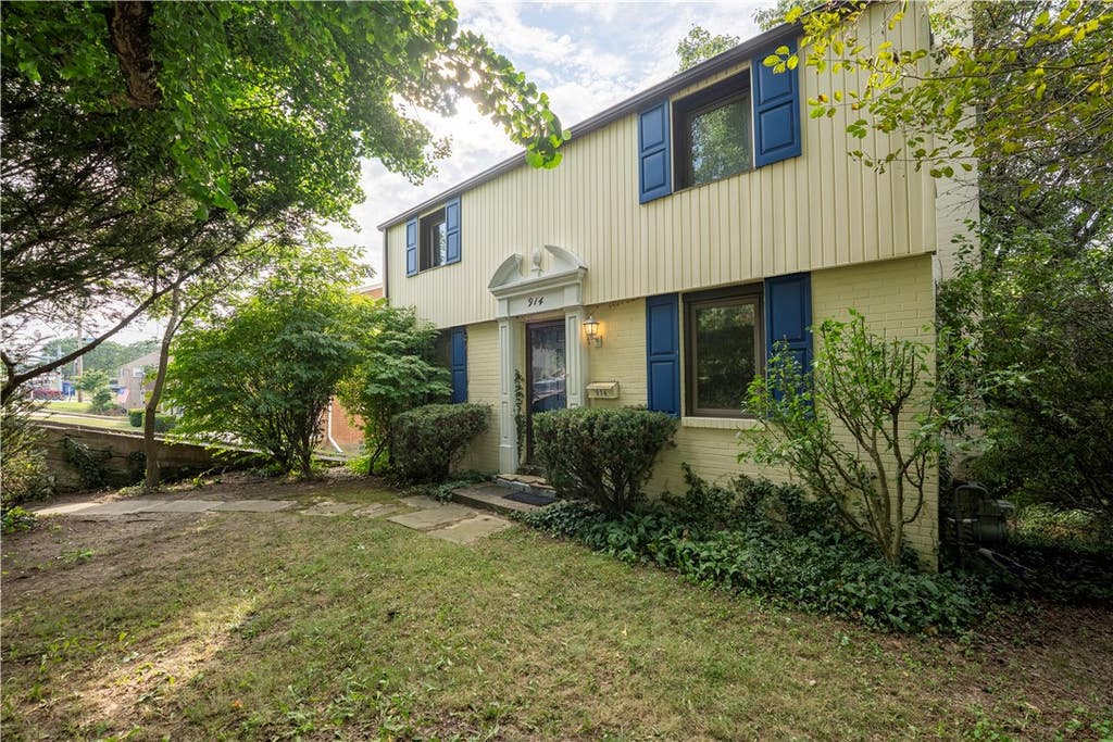 914 Bower Hill, MT Lebanon, PA 15243, MLS #1716446 - Howard Hanna