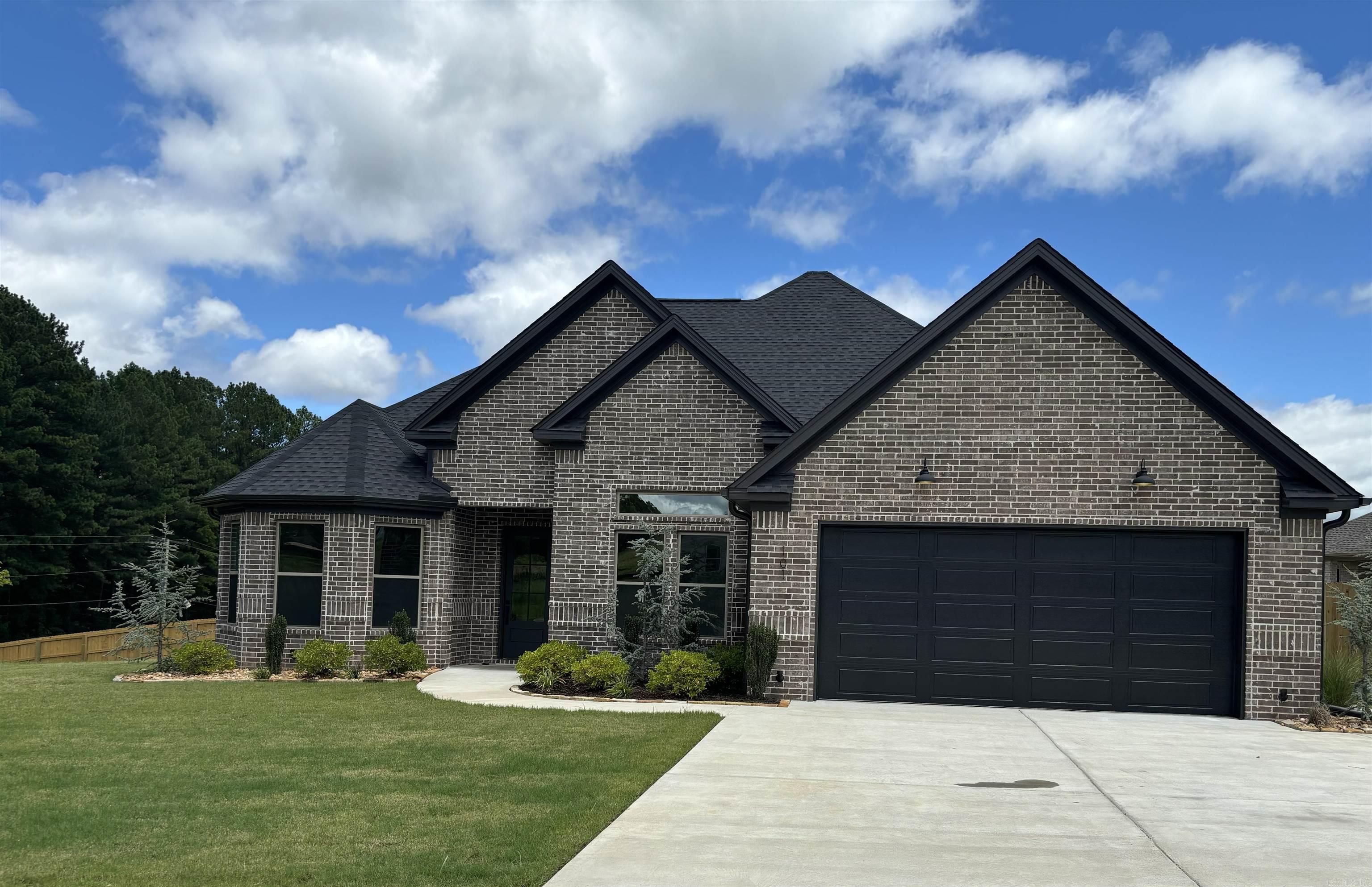 101 Red Crest Cove, Haskell, AR 72015 | MLS 23038434 | Listing ...