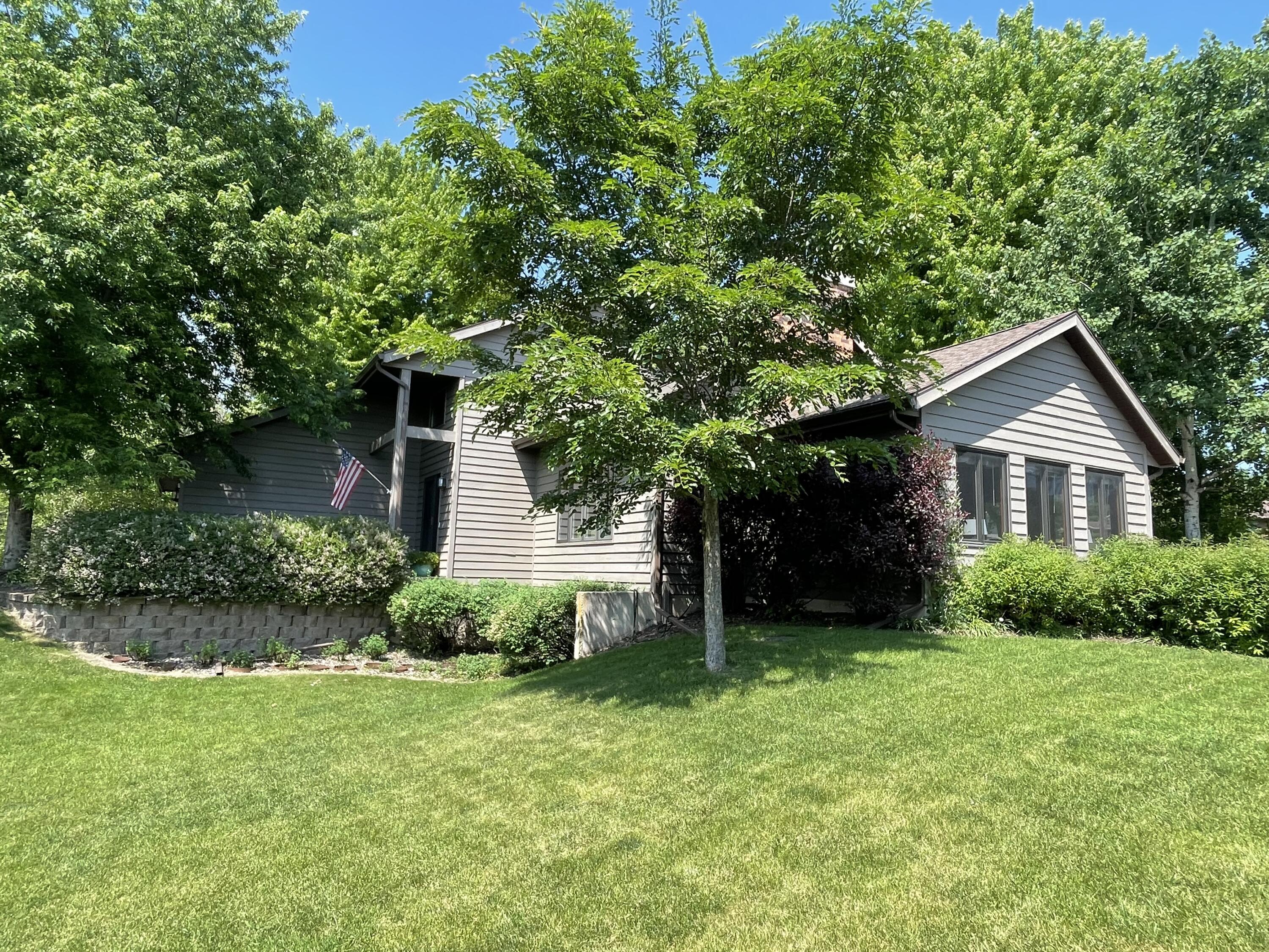 680 4th St N, La Crescent, MN 55947 | MLS 1836724 | Listing Information ...