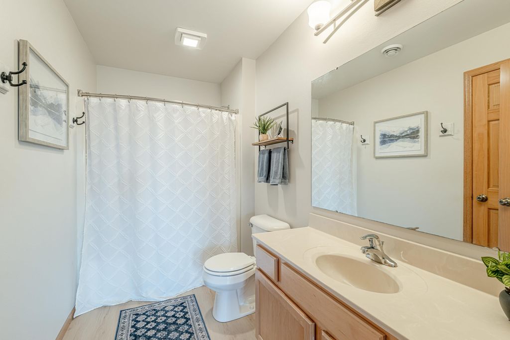 N8875 Blue Lane, New Glarus, WI 53574 | MLS 2015133 | Listing ...