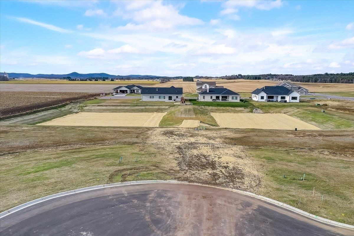 264 Falcon Court, Sauk City, WI 53583 | MLS 1949120 | Listing ...