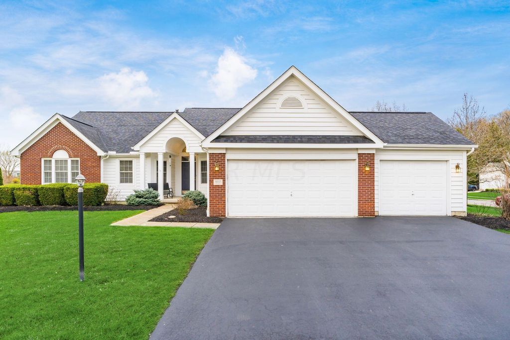 807 Village Park Drive, Powell, OH 43065, MLS #224007637 - Howard Hanna