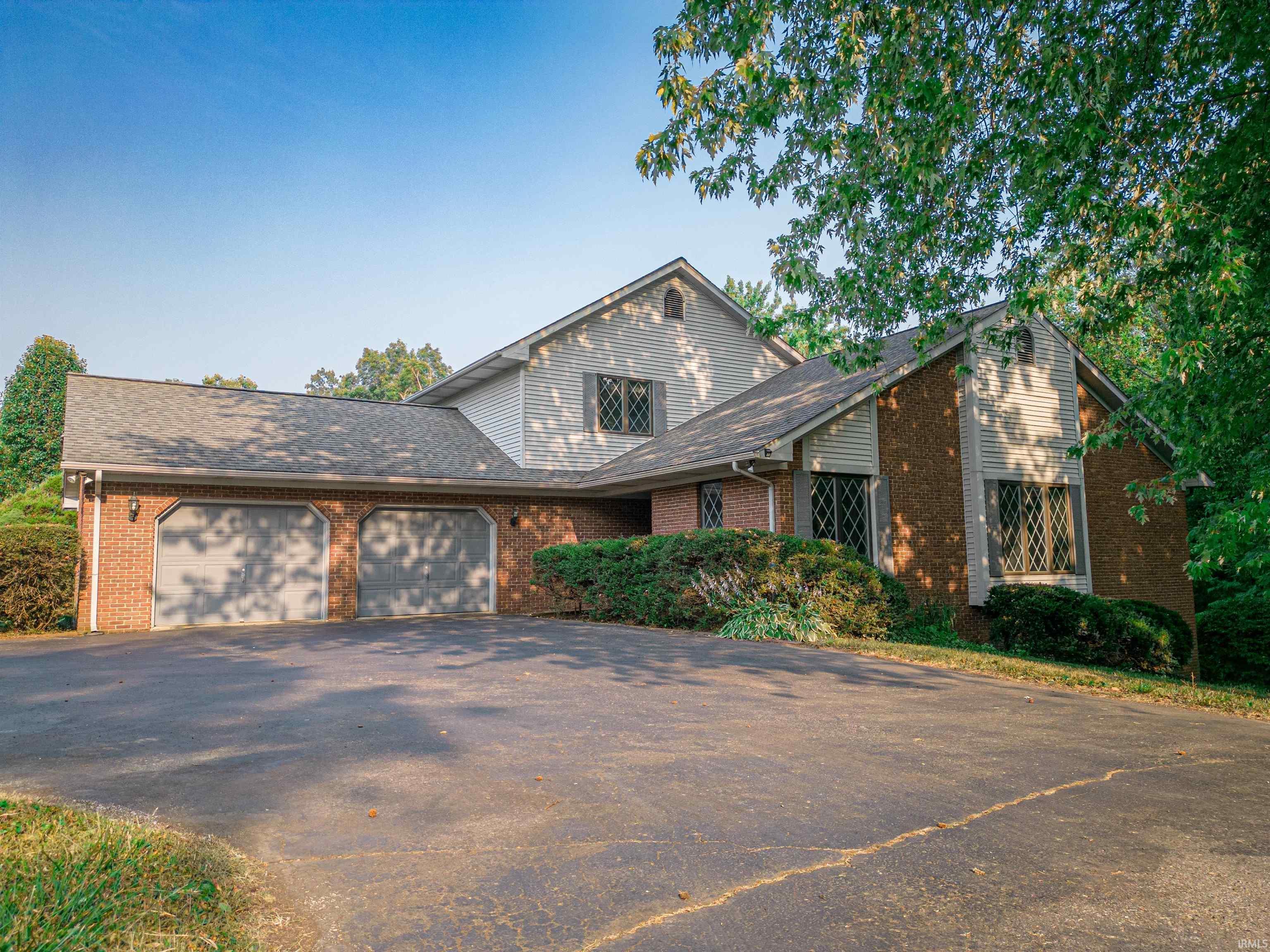 8335 Kuebler Road, Evansville, IN 47720 | MLS 202322413 | Listing ...