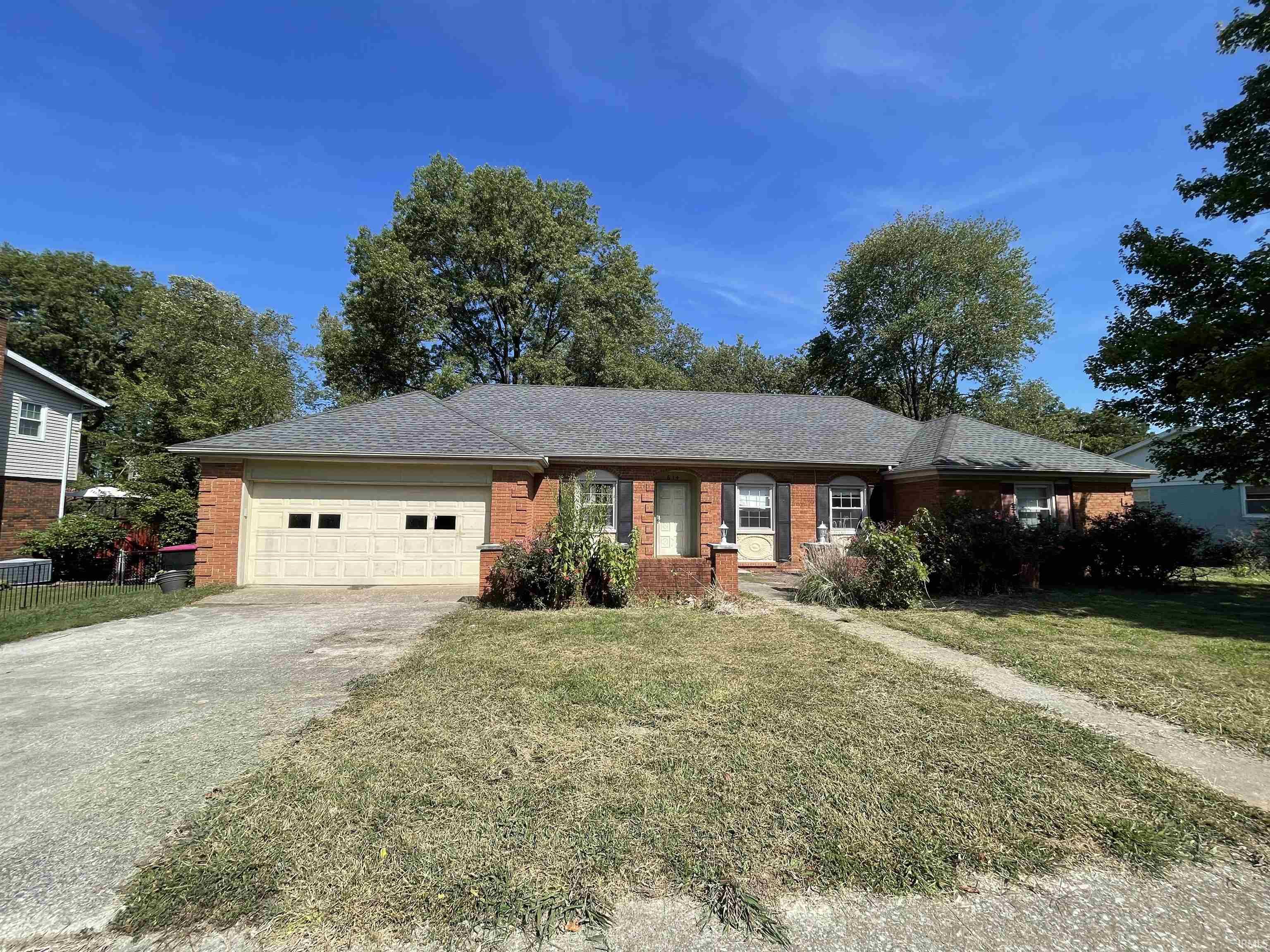 614 Parkview Drive, Boonville, IN 47601 | MLS 202334495 | Listing ...