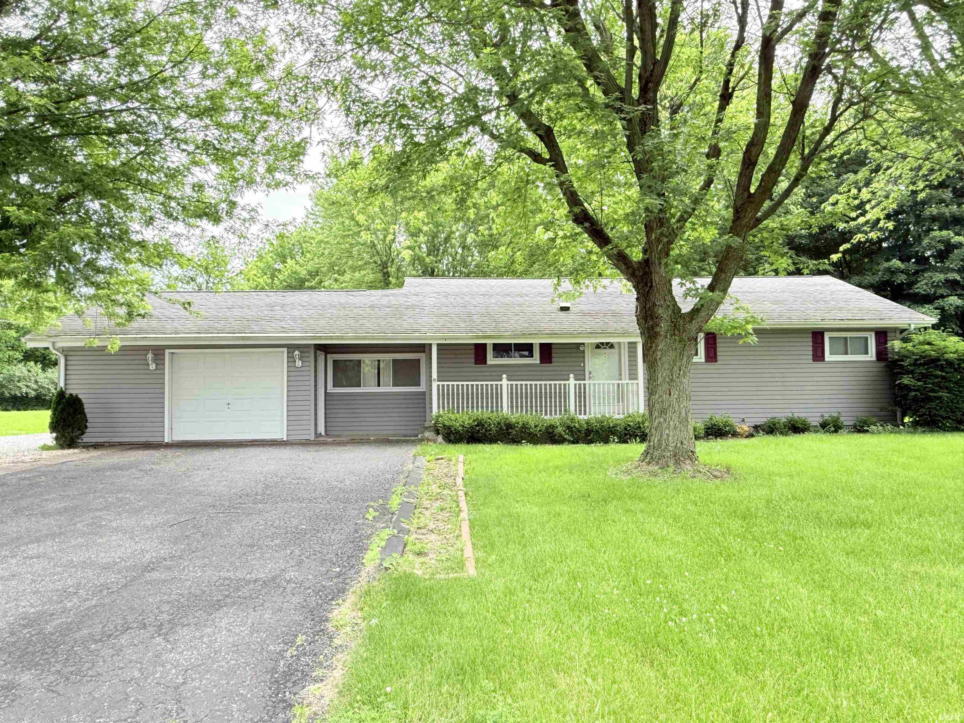 806 N Tippy Drive, Marion, IN 46952 | MLS 202523605 | Listing ...