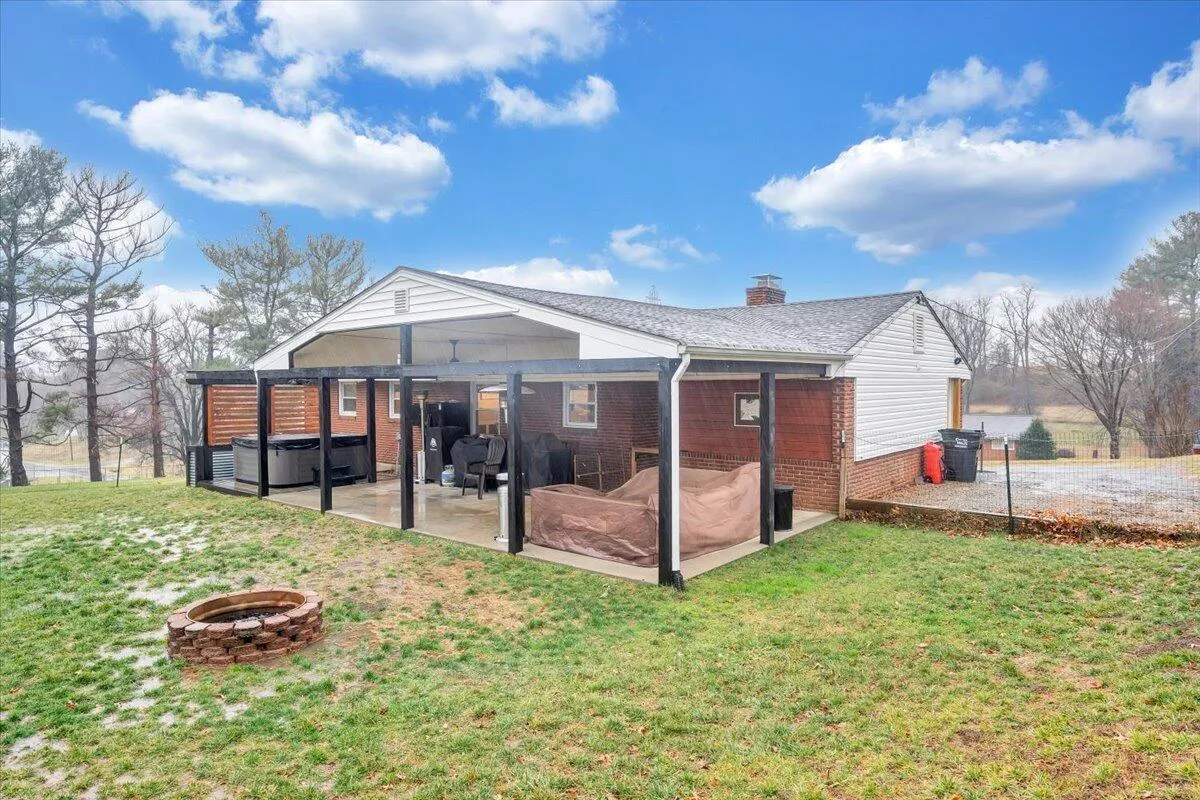 1238261469.jpeg?format=webp