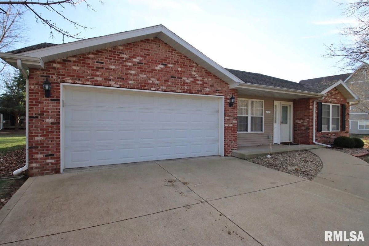 1424 Fairview Ct, Pekin, IL 61554 for sale - Stessa