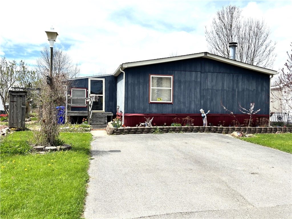 127 Trinity Drive, Clarendon, NY 14470, MLS #R1603356 - Howard Hanna