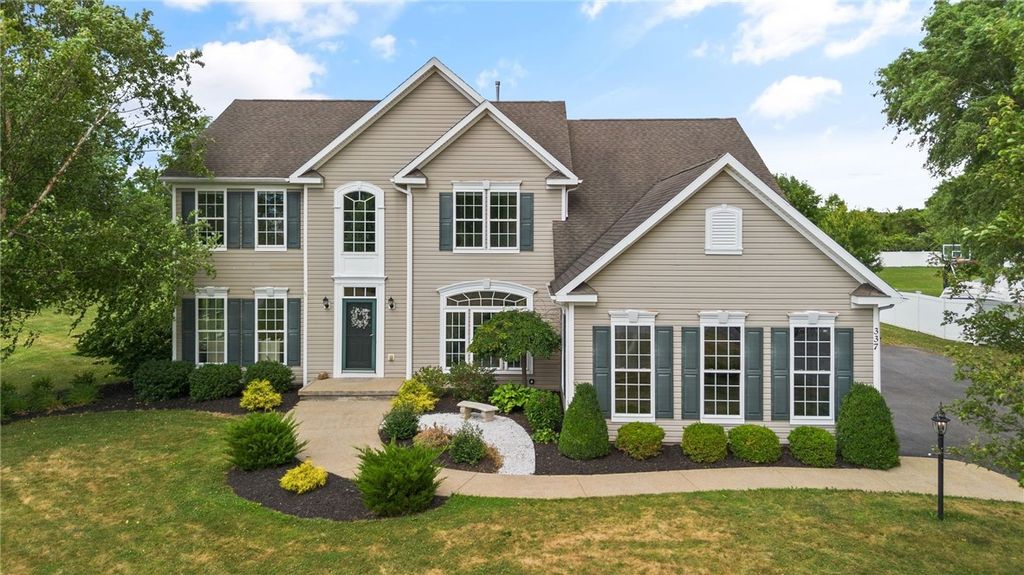 337 Stonefield Lane, Farmington, NY 14425, MLS #R1618755 - Howard Hanna