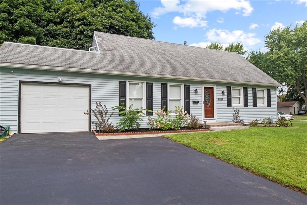 302 Ledgewood Drive, Greece, NY 14615, MLS #R1493451 - Howard Hanna