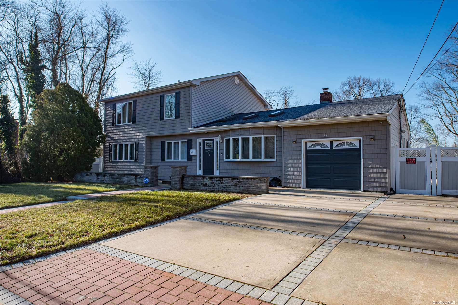 View Real Estate at: 32 Landscape Drive, Wheatley Heights, NY 11798 ...