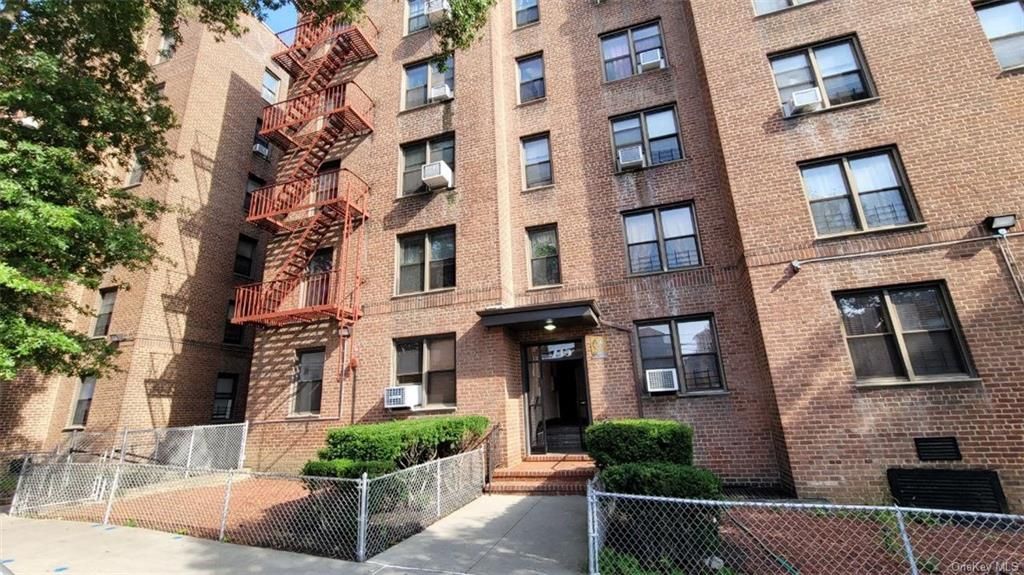 745 E 231 Street 4g, Bronx, NY 10466, MLS #H6271583 - Howard Hanna