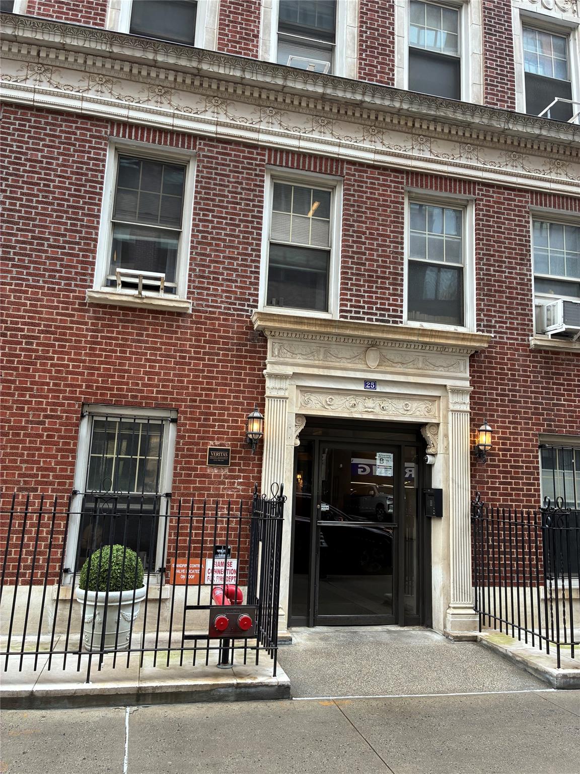 25 W 64th Street 4D, New York (Manhattan) NY Real Estate Listing ...