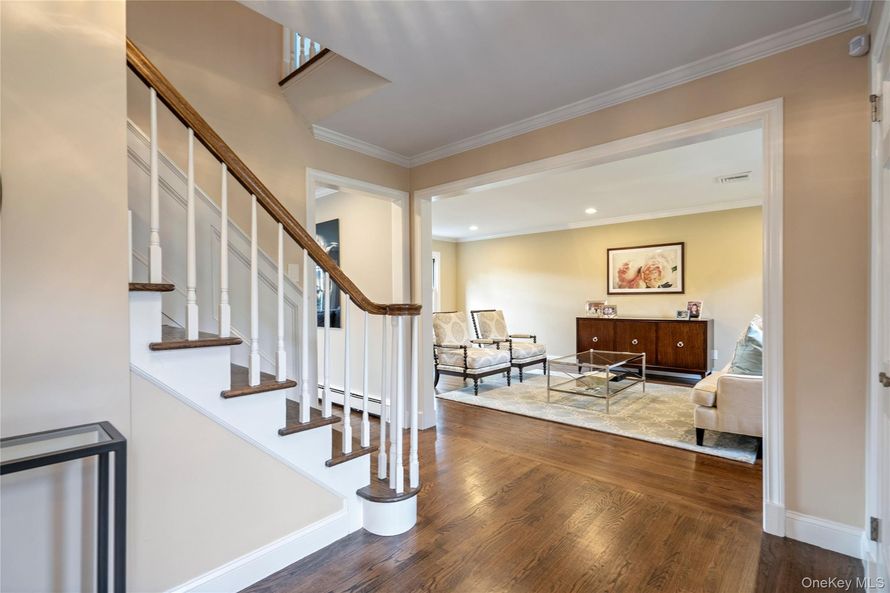 172 Burtis Ln, Syosset, NY 11791 for sale - Stessa