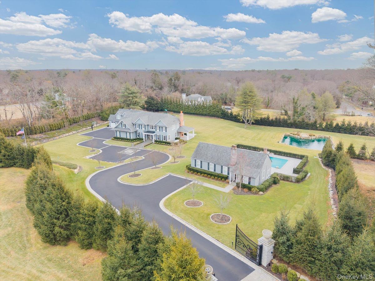 365 Split Rock Rd, Syosset, NY 11791 for sale - Stessa